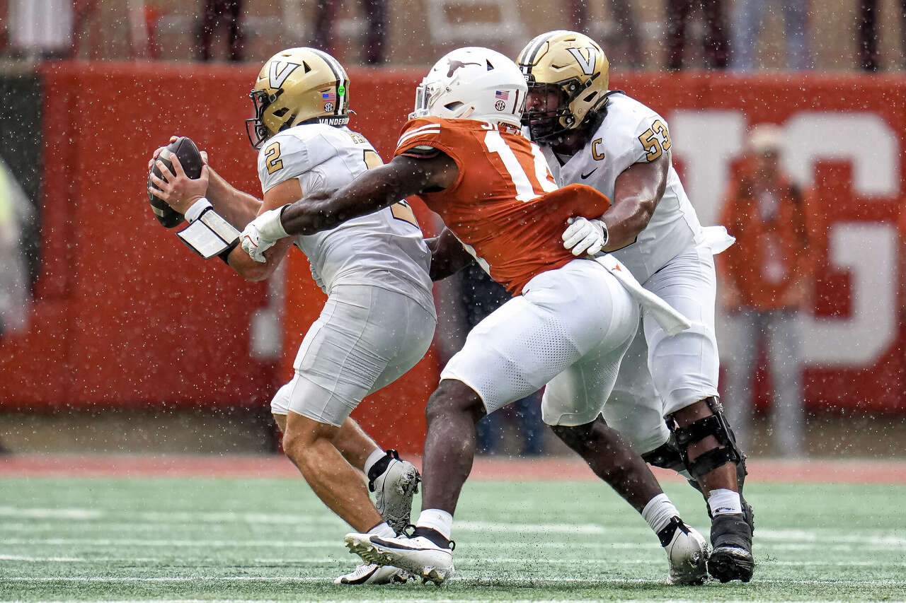 Why Texas football pass rush has transformed into an overpowering unit