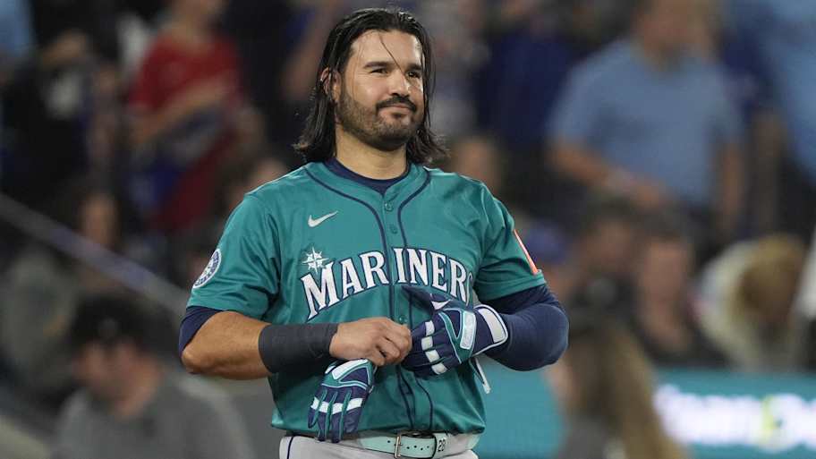 Mariners' Division Rival Labeled As Surprise Threat To Sign Eugenio Suárez