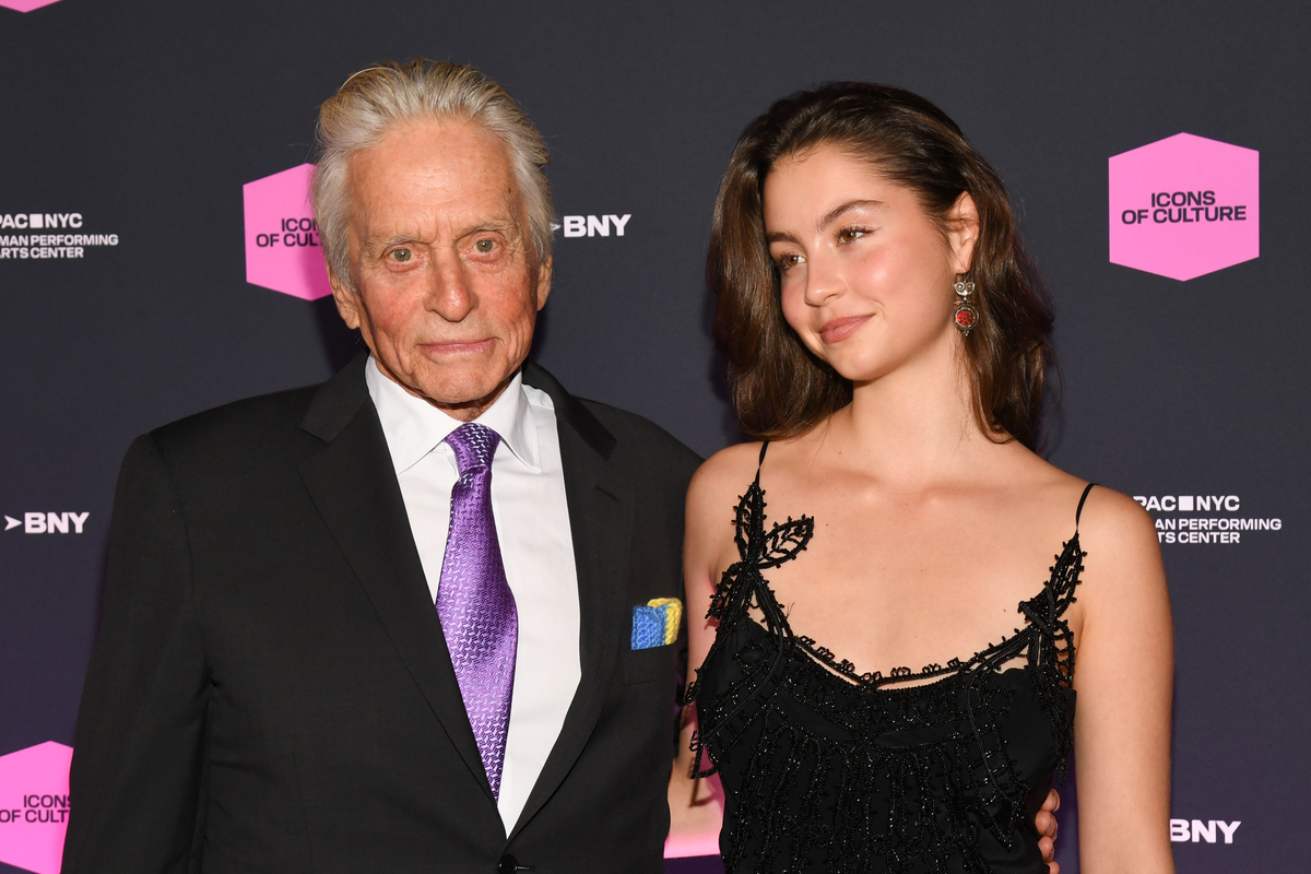 Nepo baby al quadrato: Carys, la figlia di Michael Douglas e Catherine ...