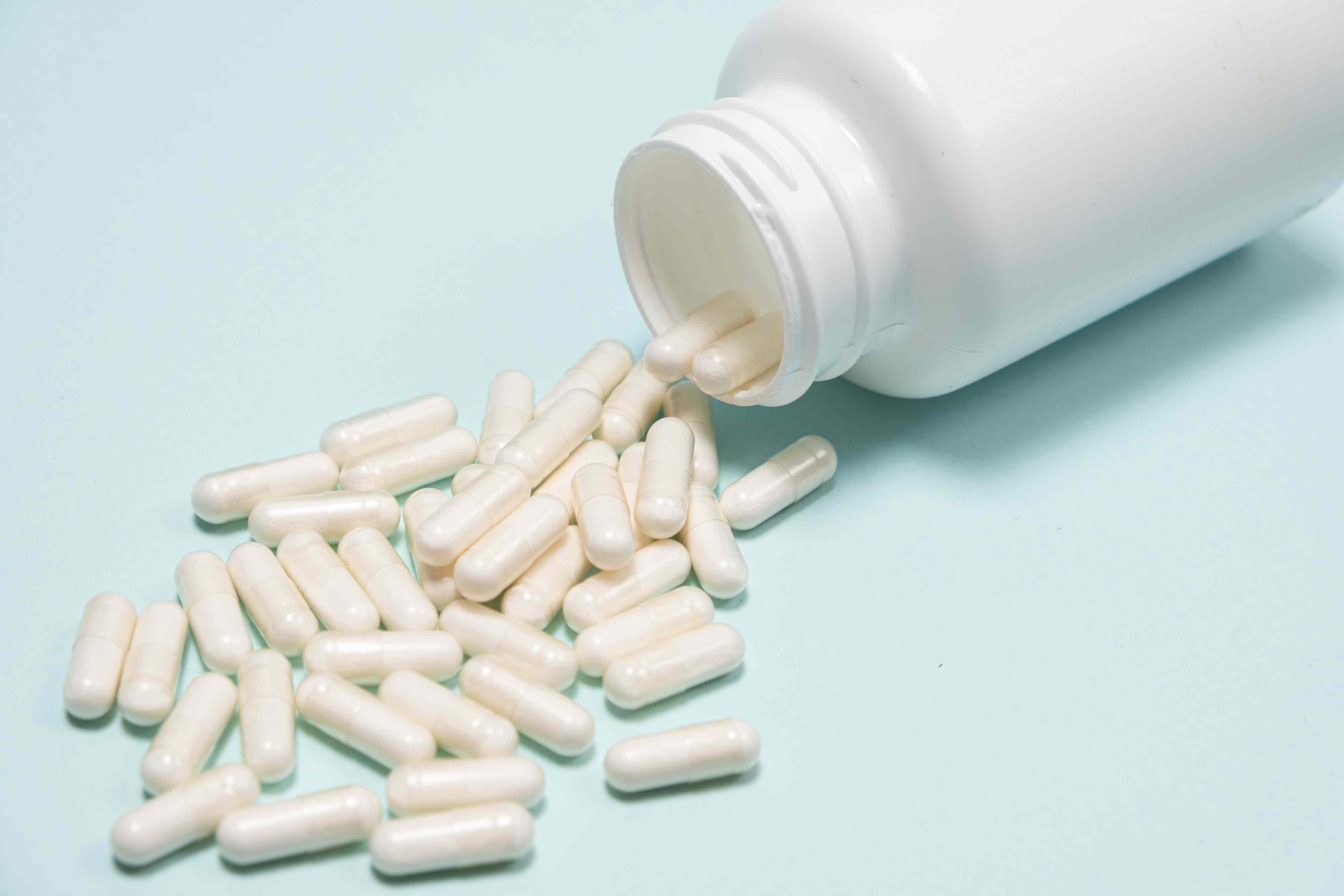 We Asked a Doctor How to Choose the Right Magnesium Supplement