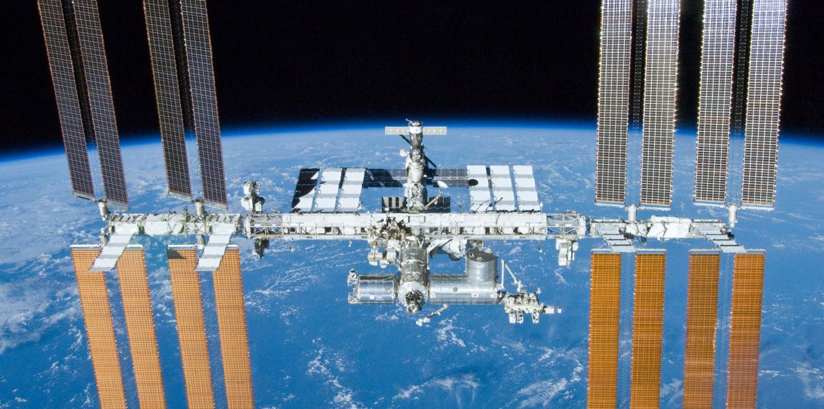 “25 Years in Orbit: The Archaeology of Life Aboard the International ...