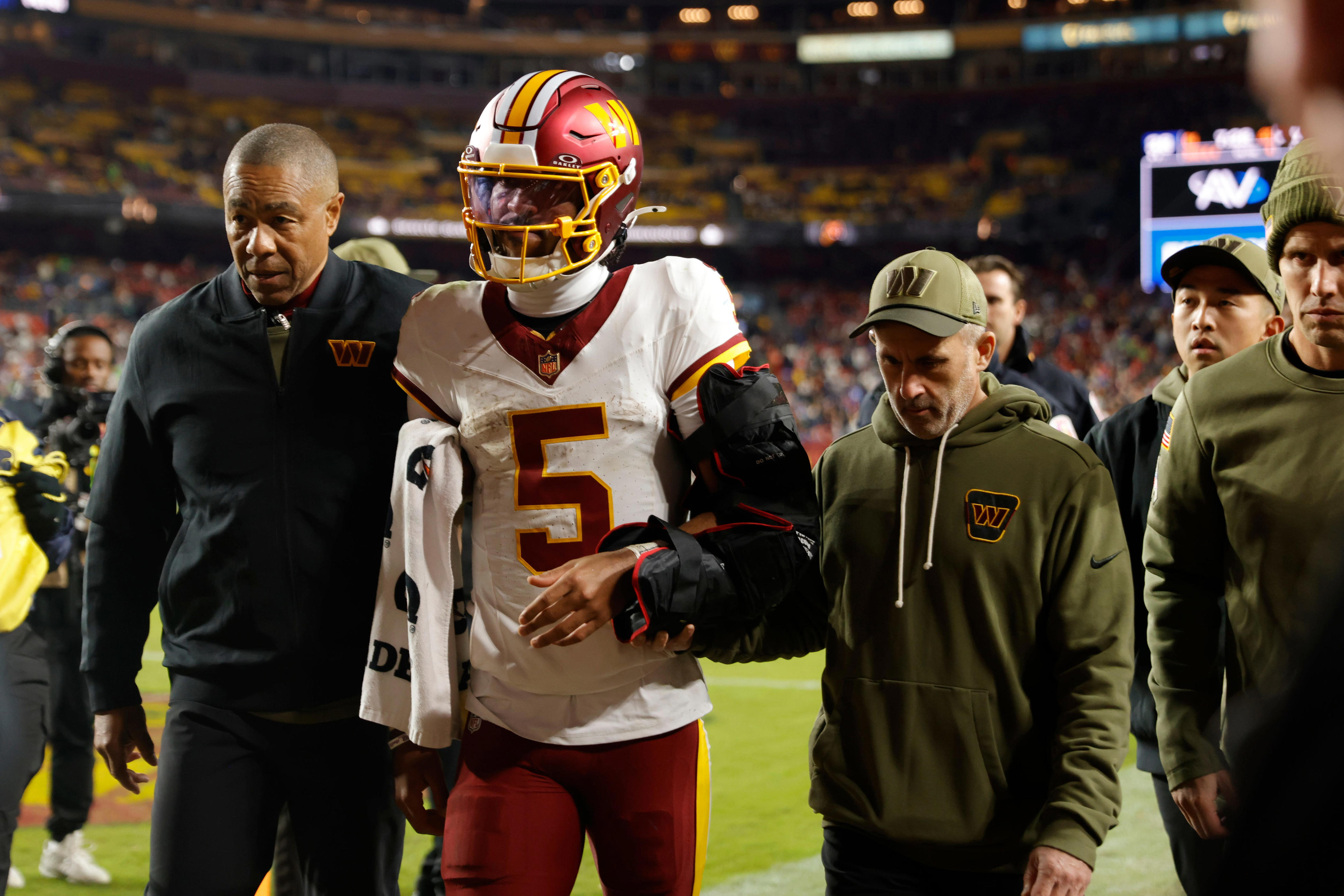 How long is Jayden Daniels going to be out? Elbow injury updates for ...