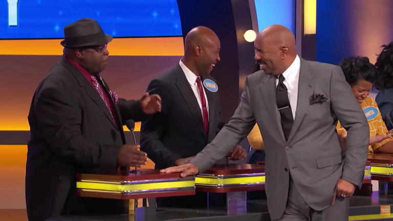 'Family Feud' host Steve Harvey can't stop laughing as player complains ...