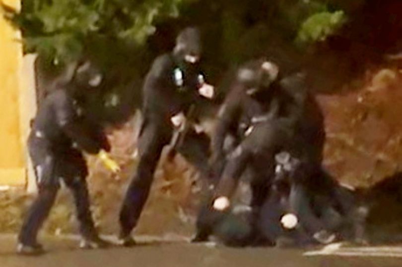 Dramatic footage shows Huntingdon train stabbing 'knifeman' tasered by ...