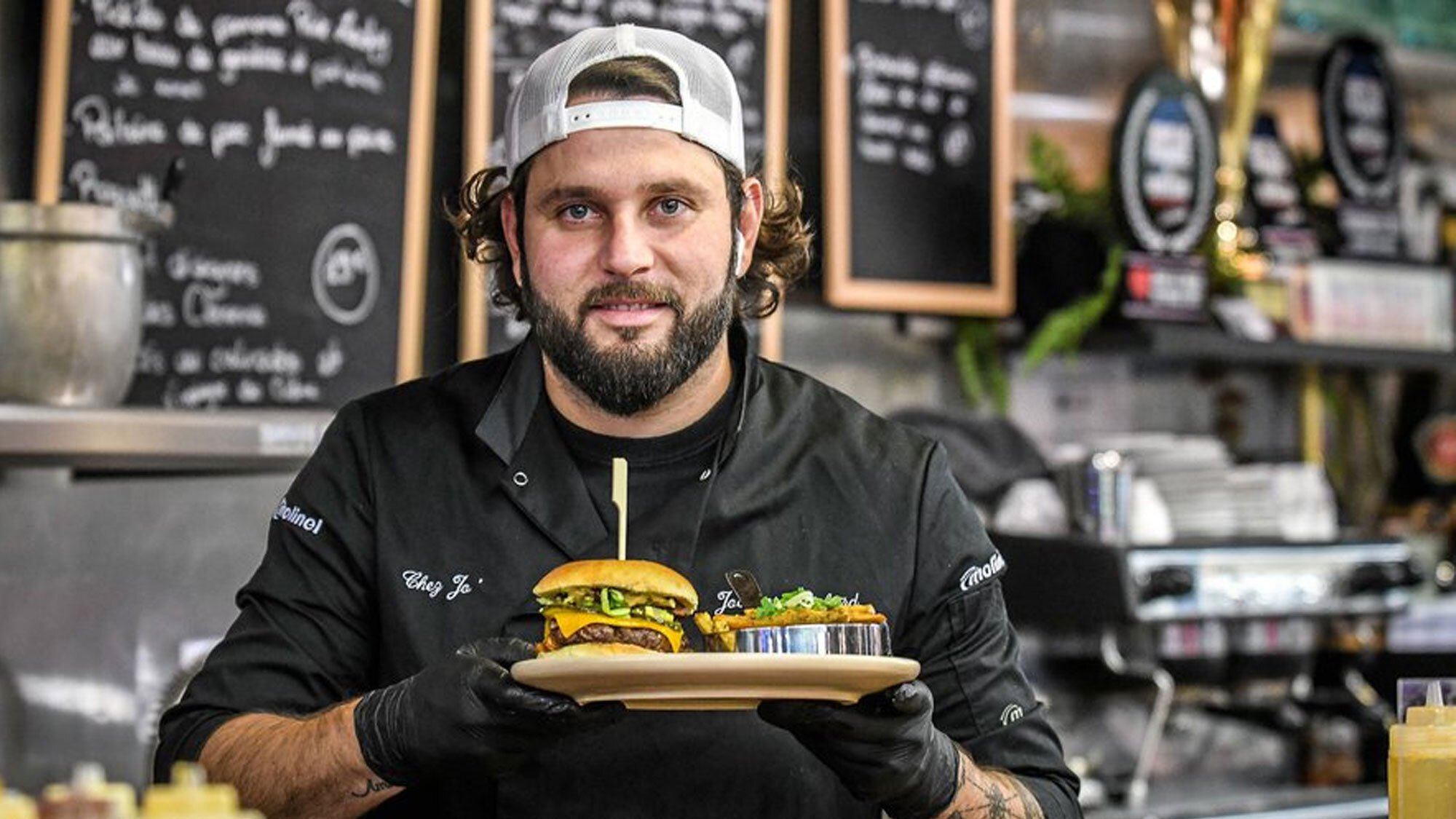 Le champion du monde du burger, Joannes Richard, ouvre son premier ...