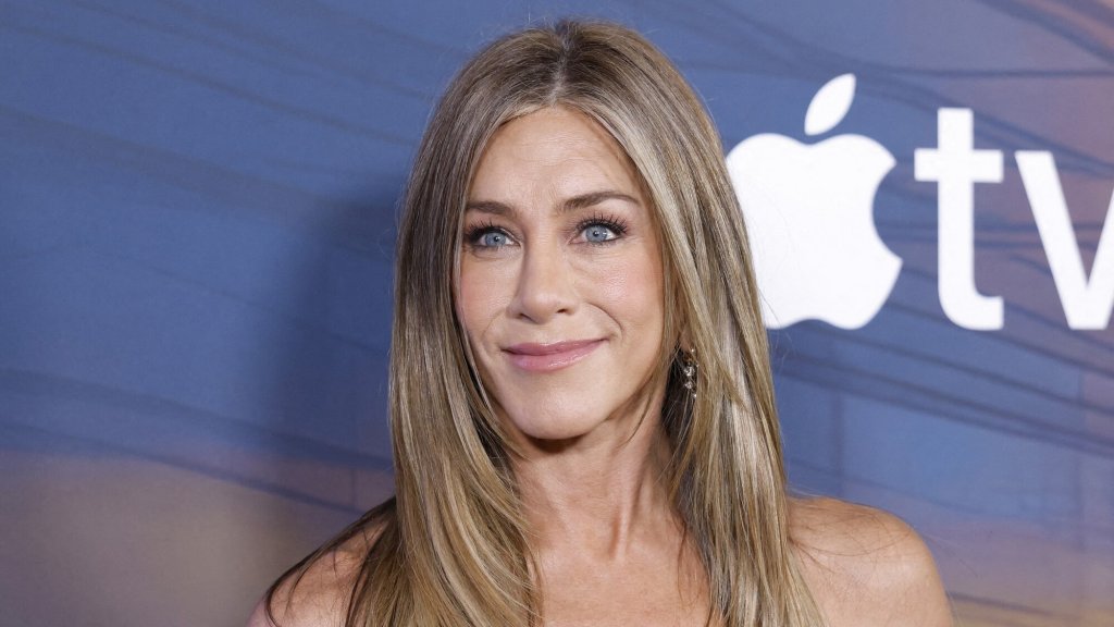 Mon amour : Jennifer Aniston officialise sa relation avec Jim Curtis ...