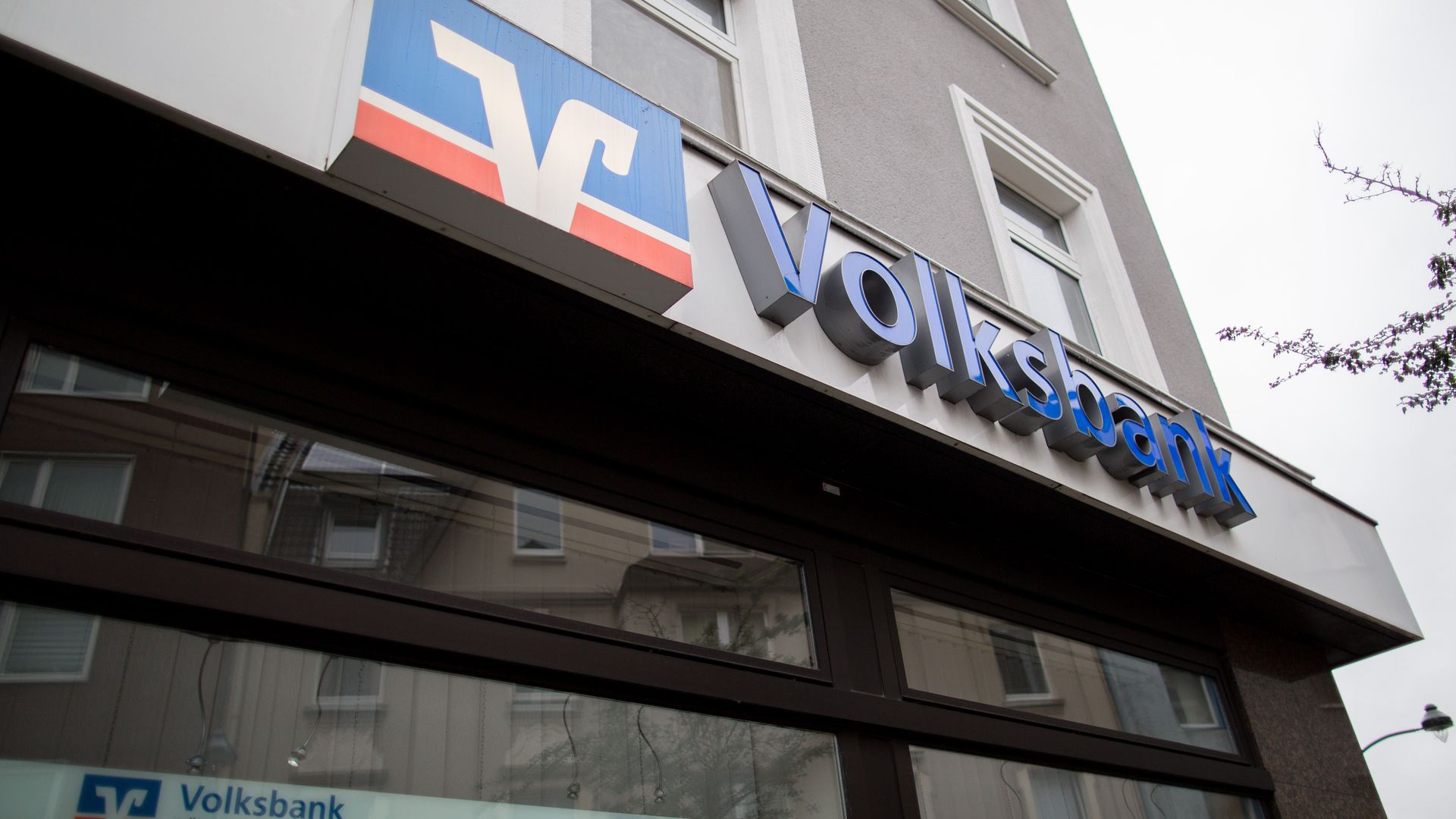 Volksbank Düsseldorf Neuss: Skandalbank erleidet trotz Betrugsfalls nur ...