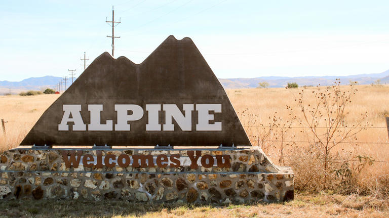 This Scenic Mountain Town Is A Cozy Hub For Exploring Texas' Big Bend ...
