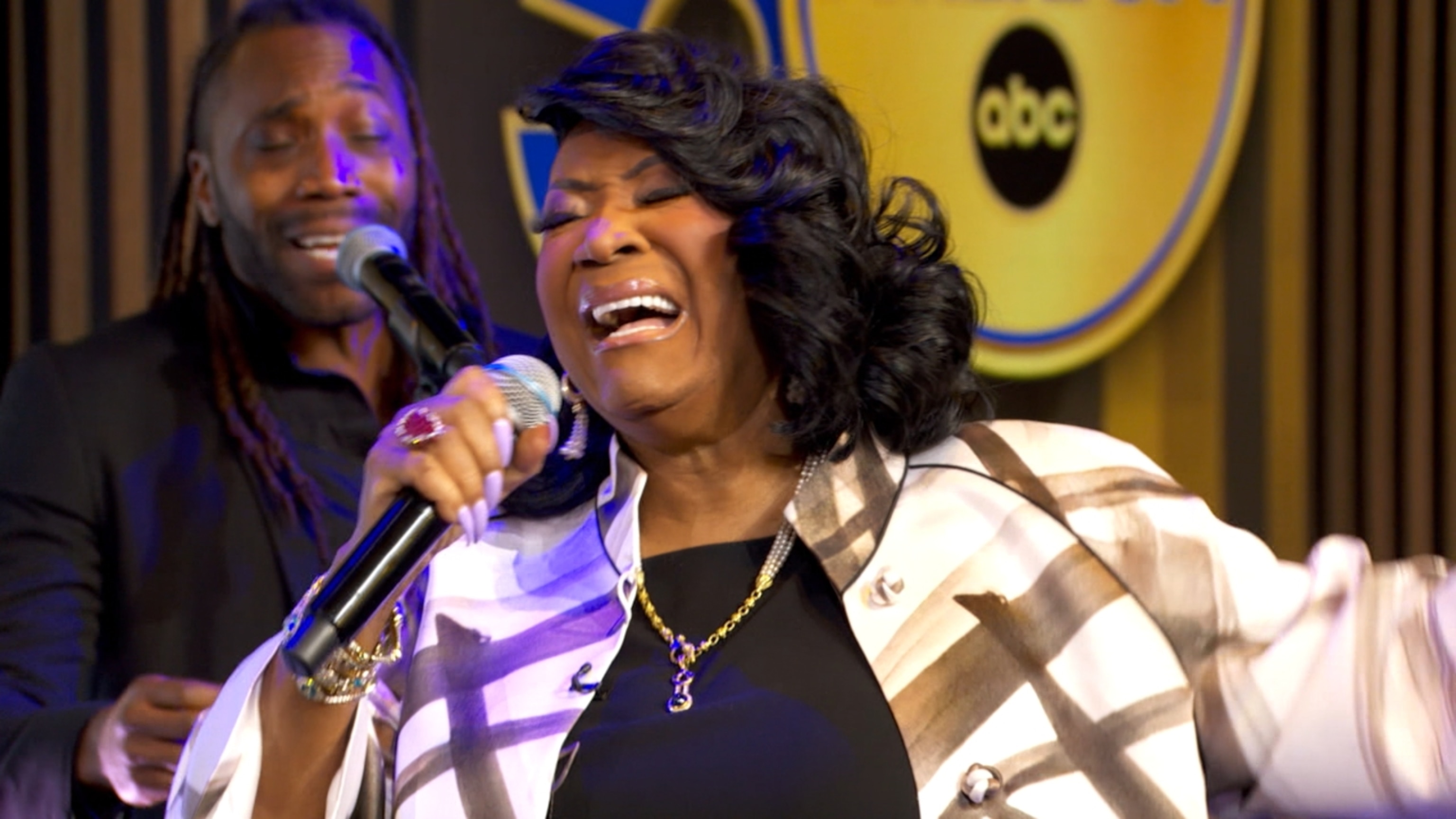 Patti LaBelle and Nona Hendryx perform live on 'Good Morning America'