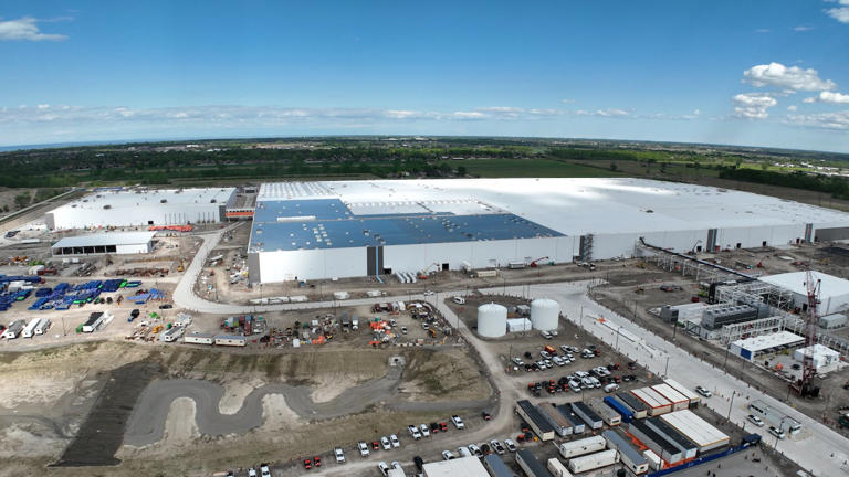 Windsor's NextStar plant to prioritize making batteries for power grid ...