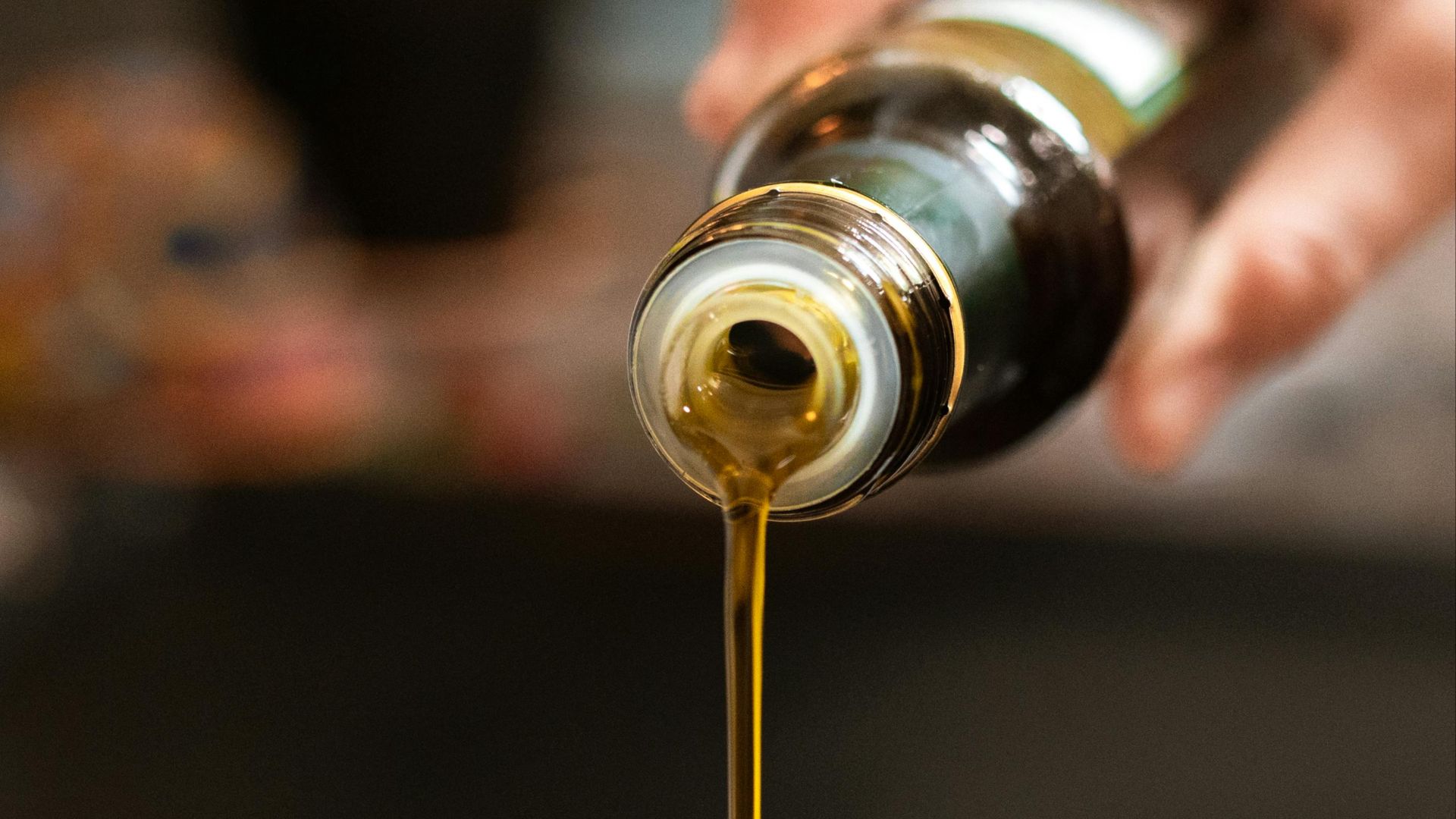 The 10 Healthiest Types Of Oil To Cook With & The 10 Worst To Avoid