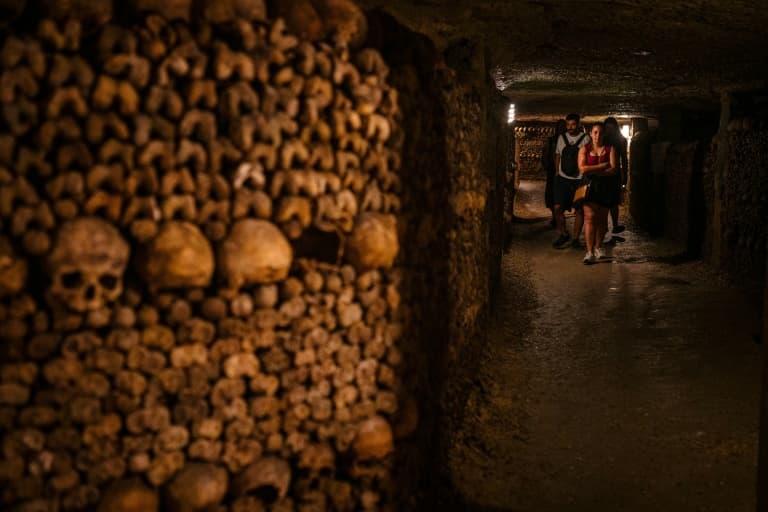 Pourquoi le musée des catacombes de Paris ferme jusqu'au printemps 2026?