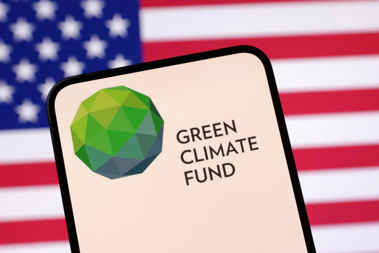 Richest 1% drive 41% of global emissions, says climate inequality report