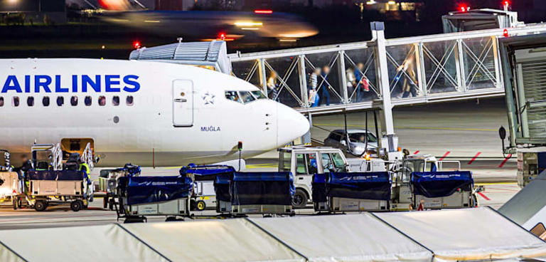 Per Linienflug, mit Zwischenstopp – Afghanen mit Aufnahmezusage kommen erneut nach Deutschland