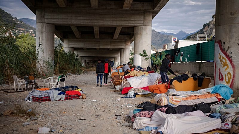 Italy's right-wing government unveils new work permit plan to address ...