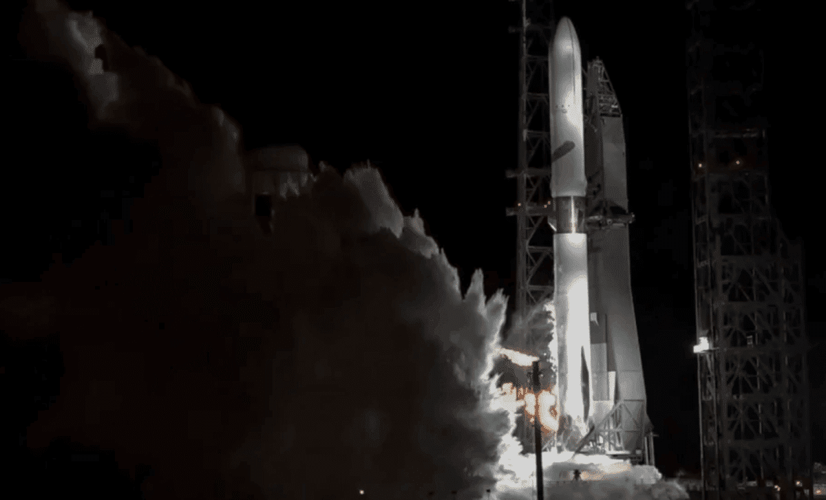 Blue Origin Fires Up Its Mighty New Glenn Rocket Ahead Of NASA Mars Mission