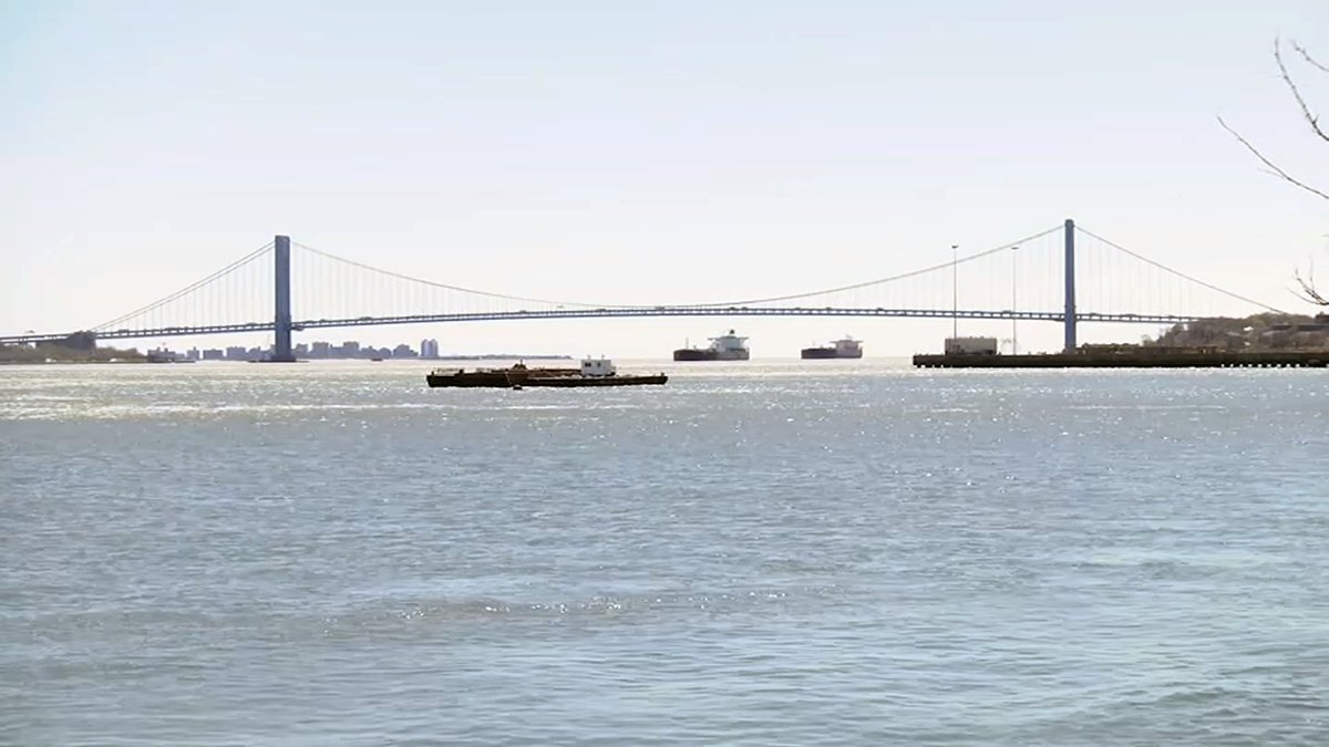 Hang glider arrested after jumping off Verrazzano Bridge