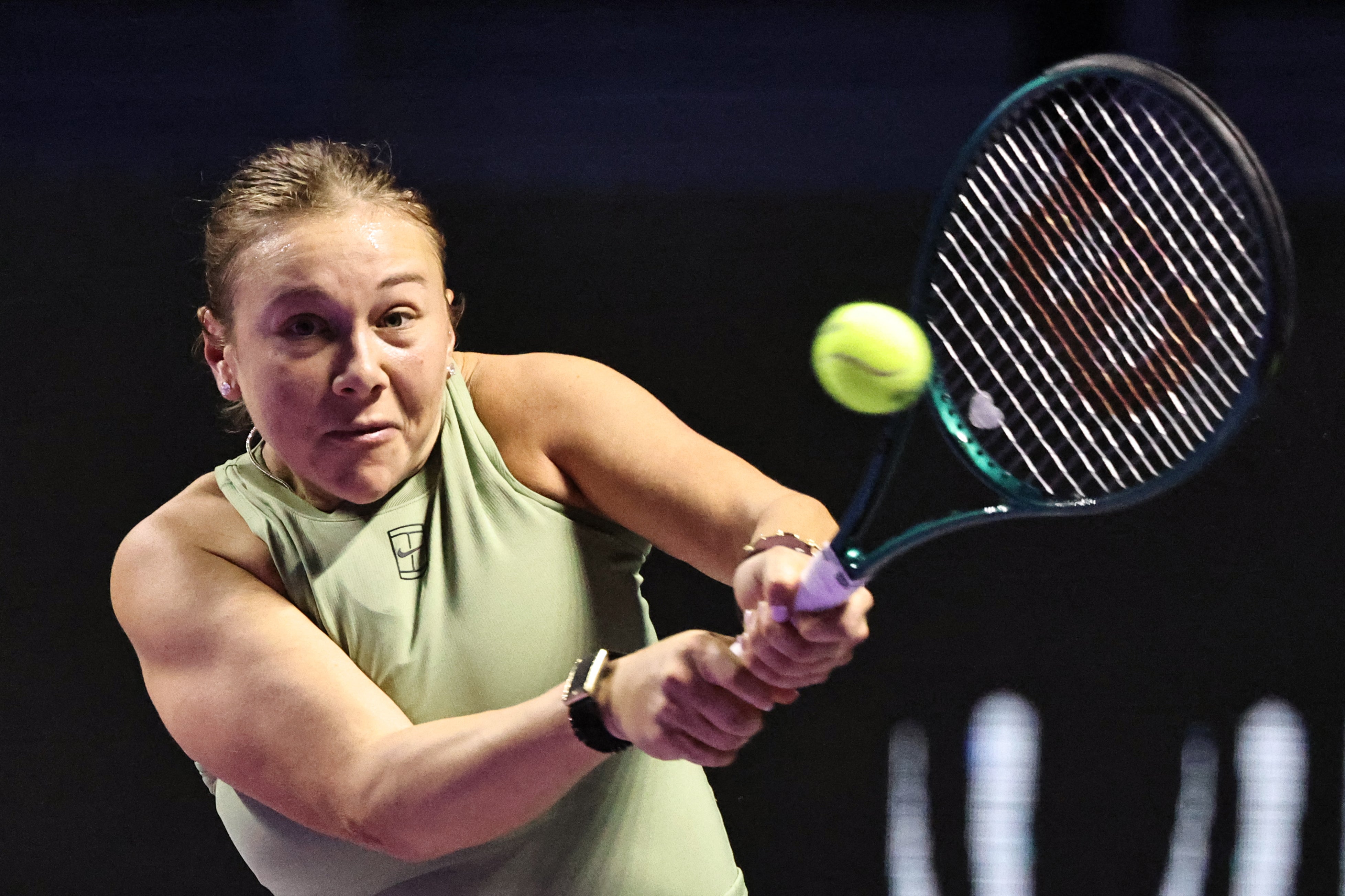 Rybakina stuns Swiatek as Anisimova eliminates Keys at WTA Finals