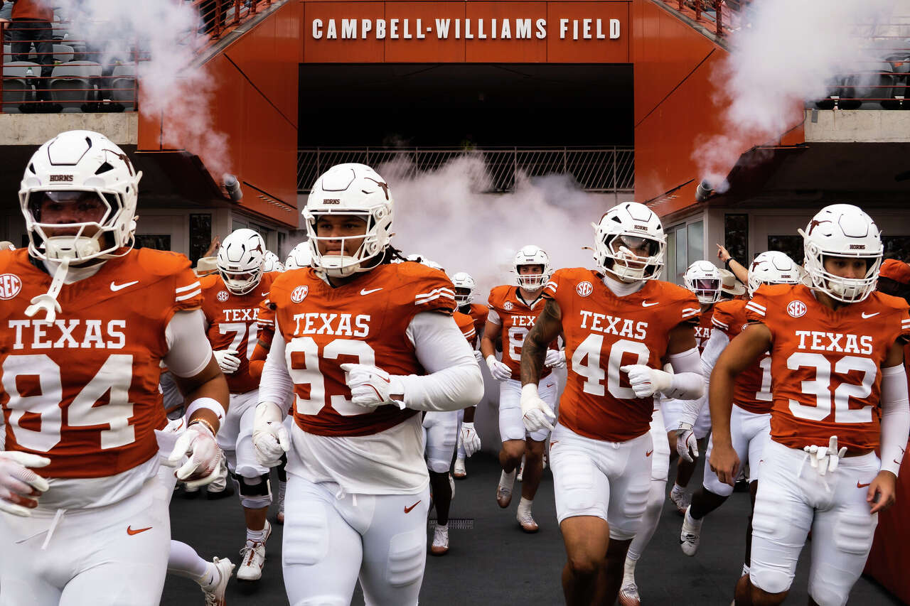 Ahead of Georgia and Texas A&M games, No. 13 Texas gets a bye