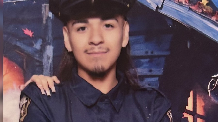 Boy, 17, shot and killed at Burger King on Southwest Side