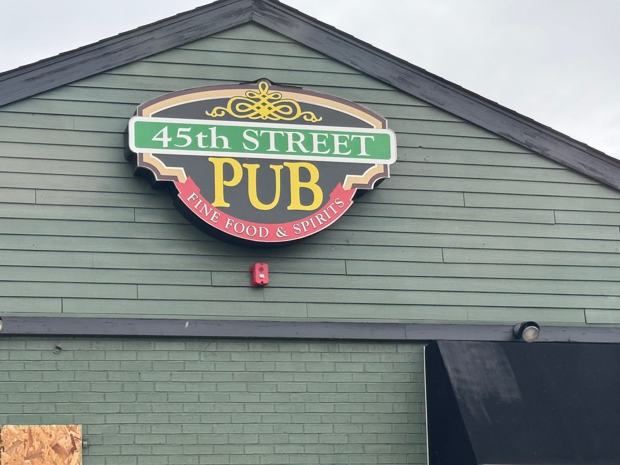 Edgewater Park's 45th Street Pub eyes reopening after car crashes into ...