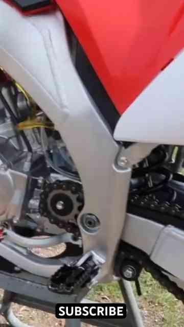 Old School Fire - This 750 CR125 Just Got a Second Life