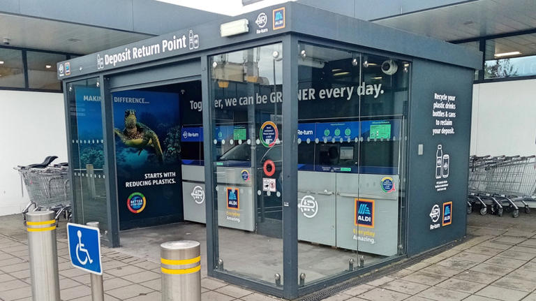 This New Aldi Policy Is Putting Money Back In Customer Pockets (And ...
