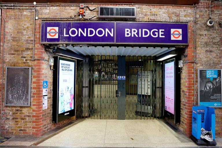 People 'evacuated' from London Bridge as police swarm station