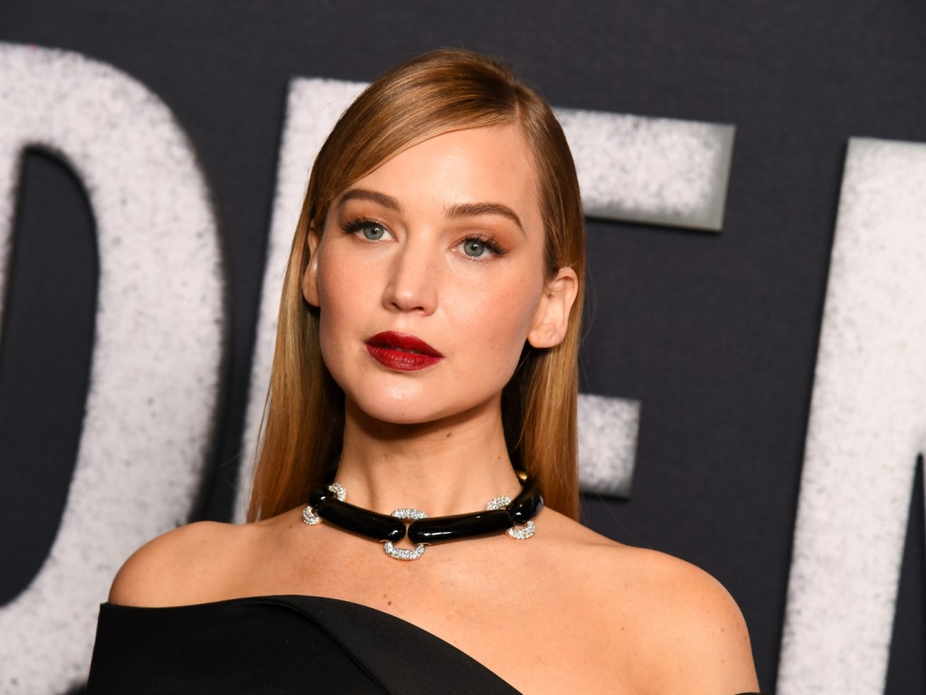 Jennifer Lawrence Shares Her Unhinged Mom Hack for Getting Through ...
