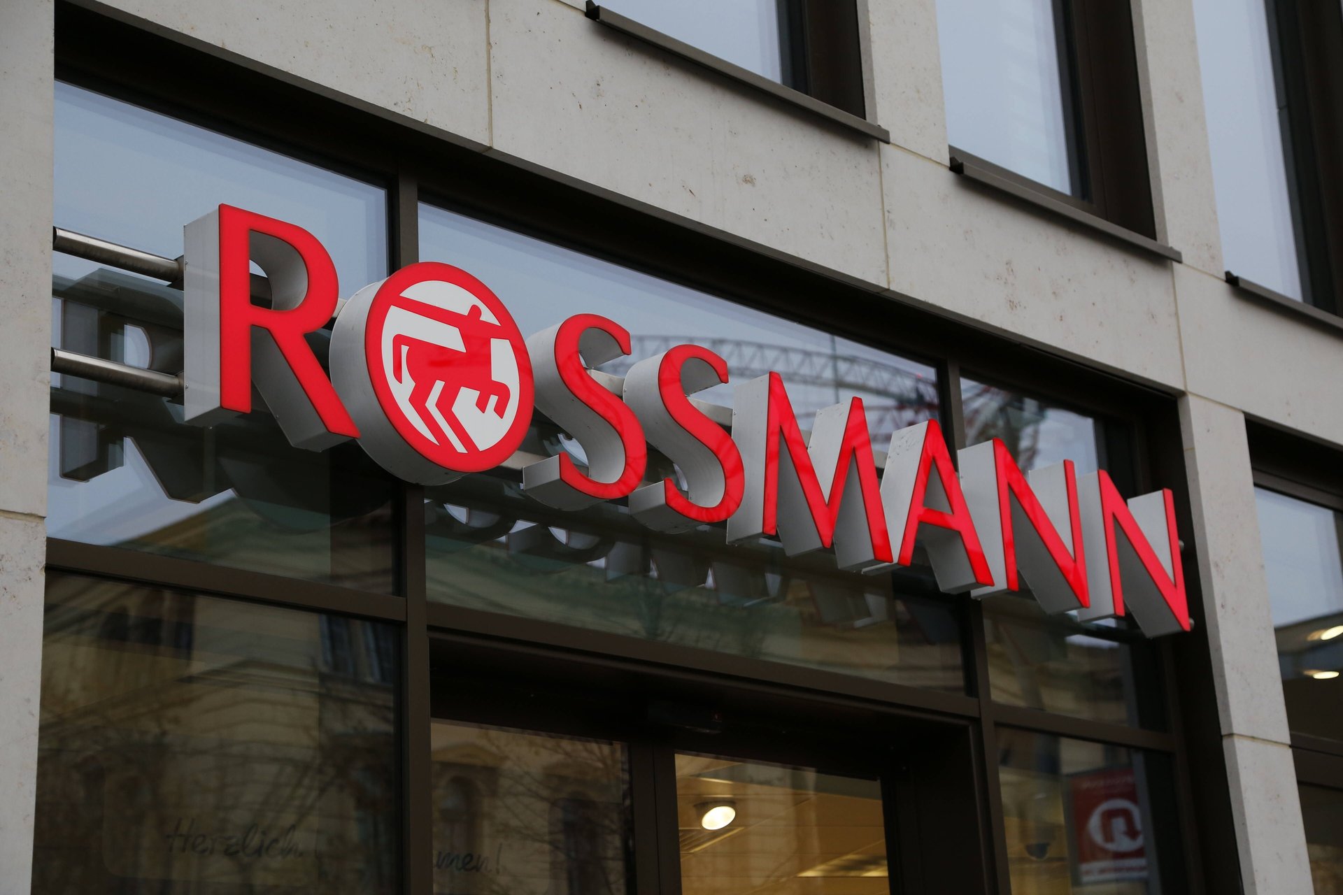 Für nur 7 Euro: Rossmann hat den mit Abstand schönsten LED-Stern für ...