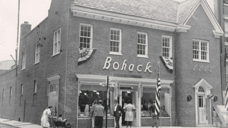 This New York Grocery Chain Couldn't Survive The '70s And Bankruptcy