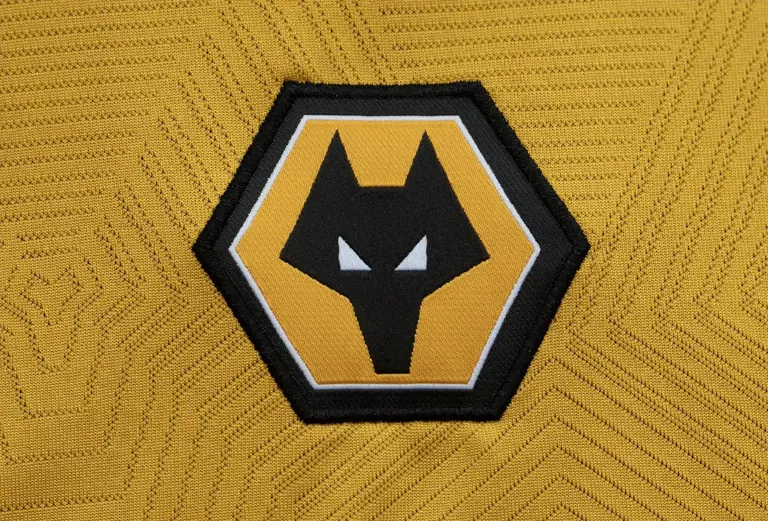 Wolverhampton Wanderers officially sign midfielder previously linked ...
