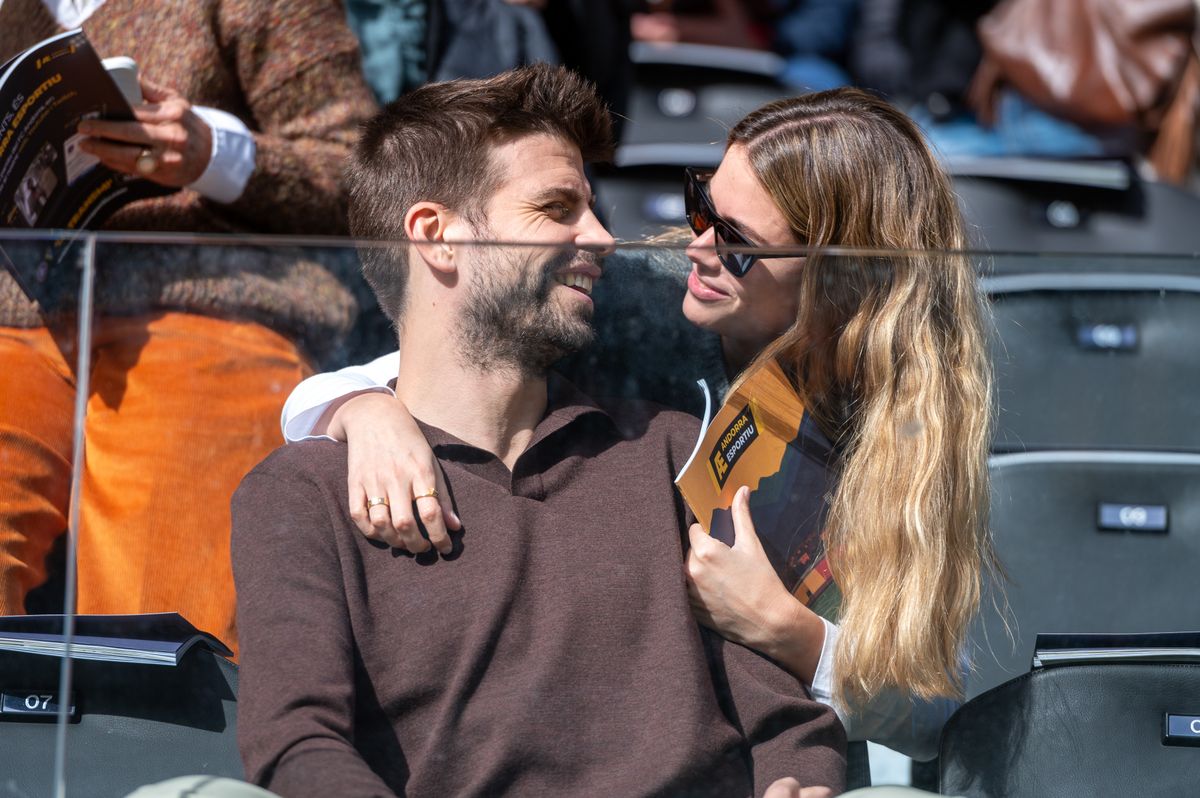 Gerard Piqué and Clara Chía spotted in love in public three months ...