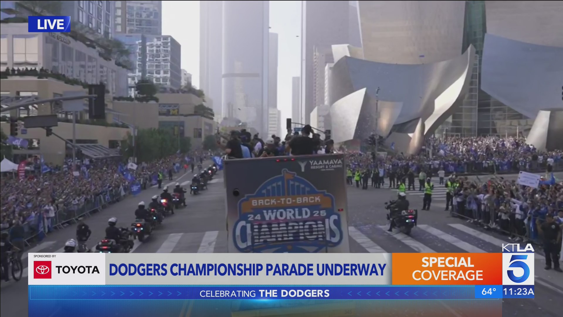 Deafening cheers fill DTLA for Dodgers World Series Parade