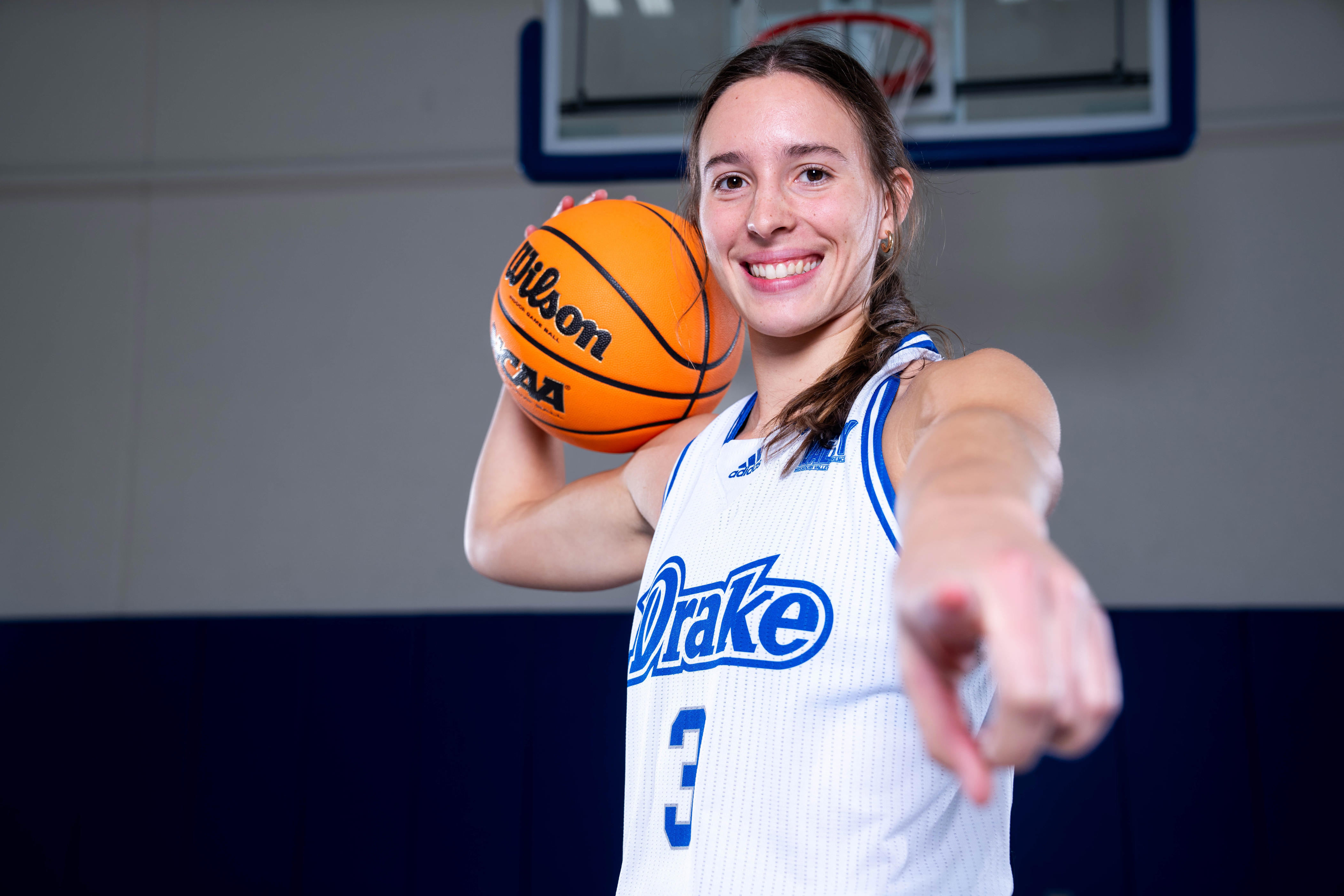 Abbie Aalsma scores 30 points to lead Drake women's basketball to win