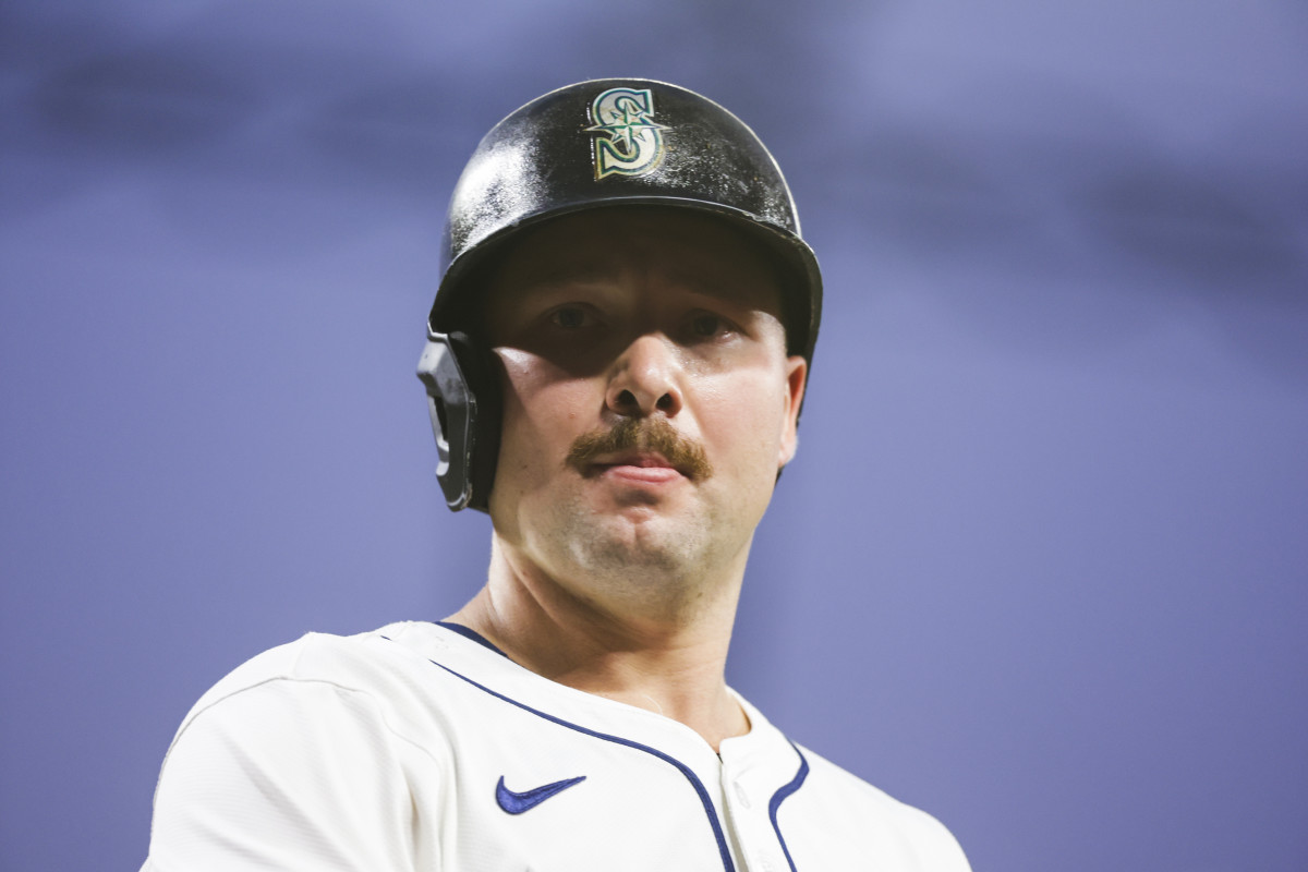 Cal Raleigh honors retiring broadcaster Rick Rizzs with heartfelt ...