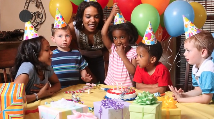 Little Boy Left in Tears on Birthday – Shocking Police Encounter
