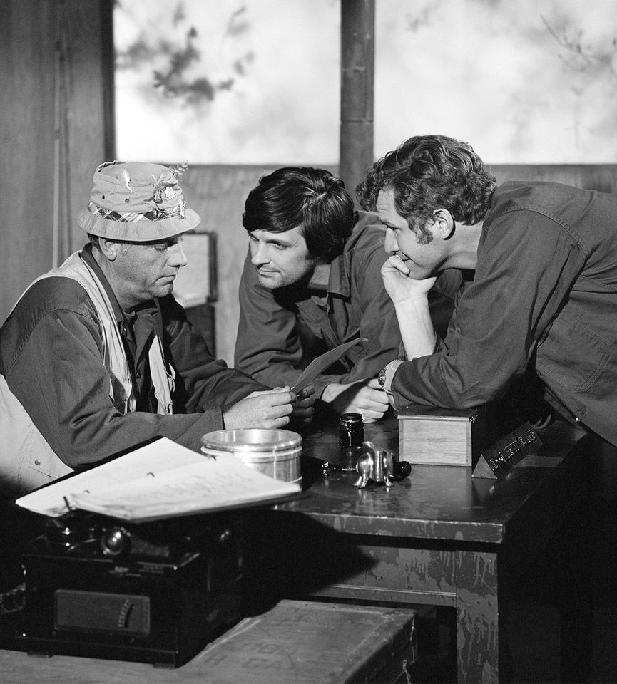 “M*A*S*H”'s Jamie Farr Recalls the 'Shattering' Moment Cast Learned of ...