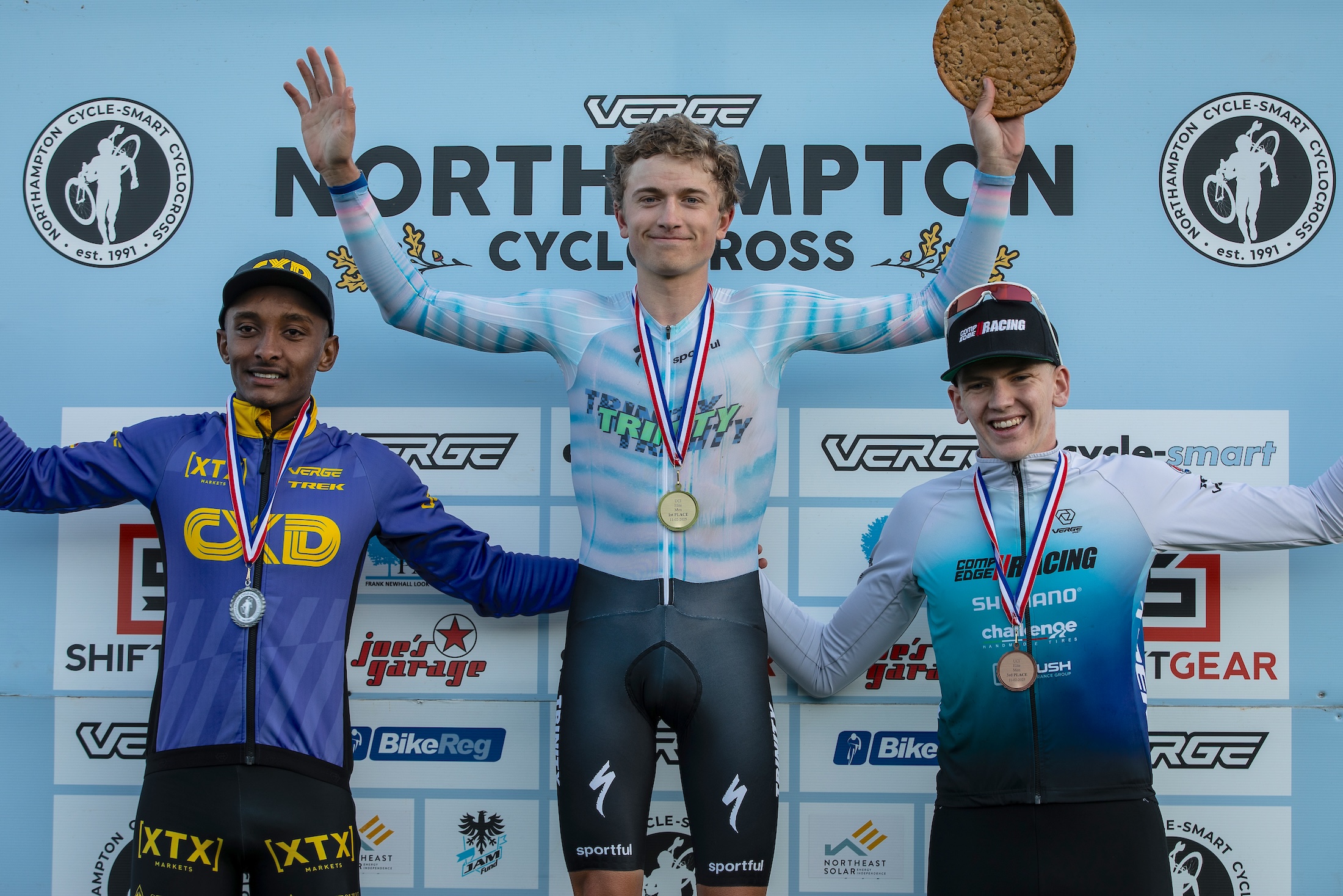 Northampton Cyclocross: Lizzy Gunsalus and Henry Coote ride solo on ...