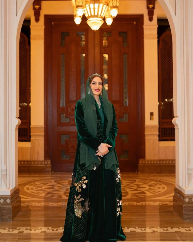 La mujer del Sultán de Omán hace historia: el reconocimiento sin ...