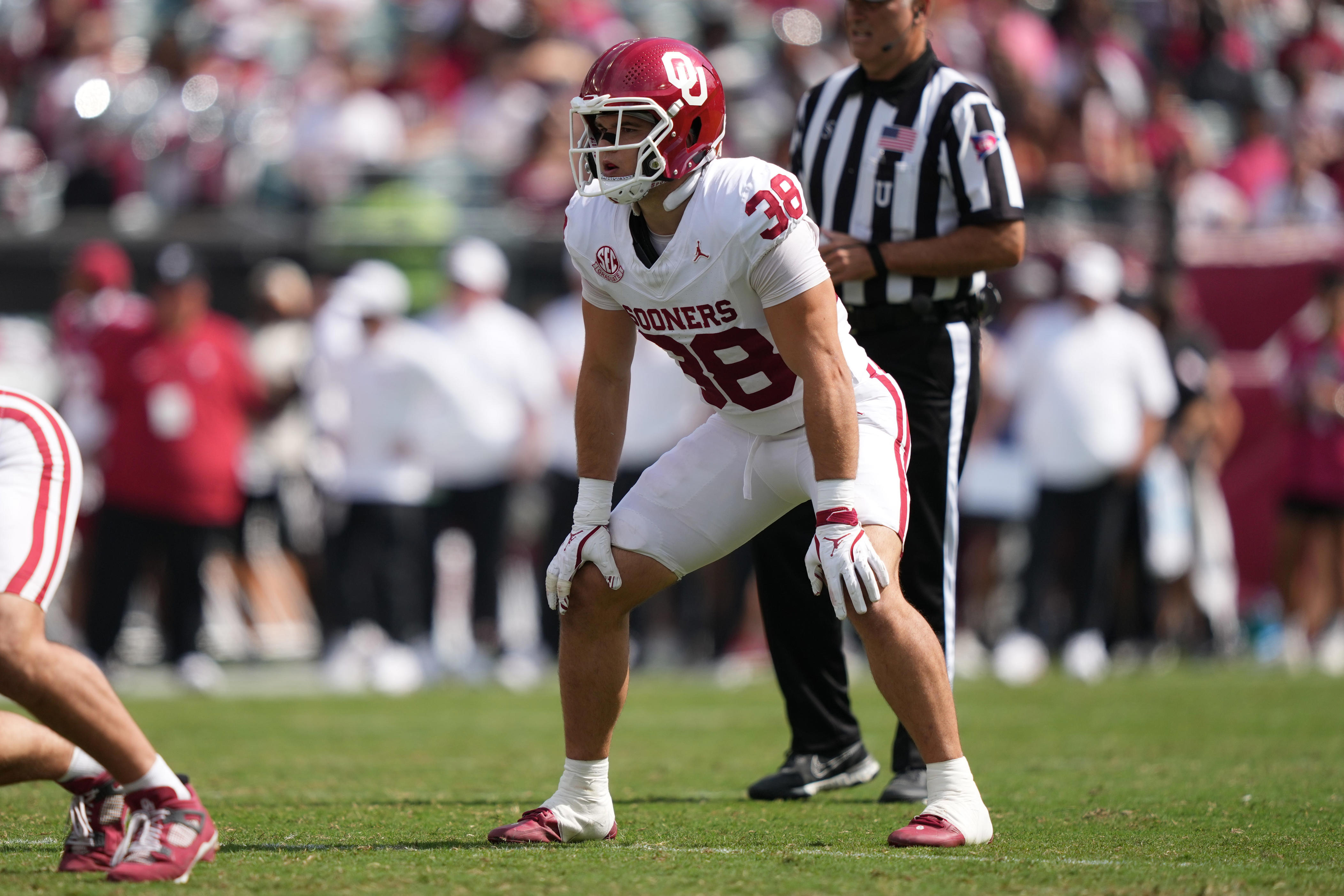 Oklahoma linebacker earns SEC Defensive Player of the Week honors