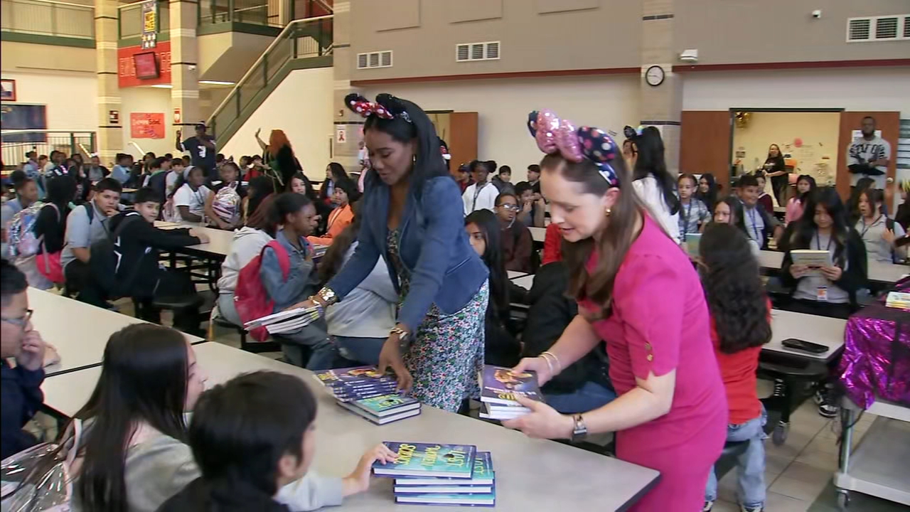 Magic of Storytelling delivers book surprise to Spring 6th graders so ...