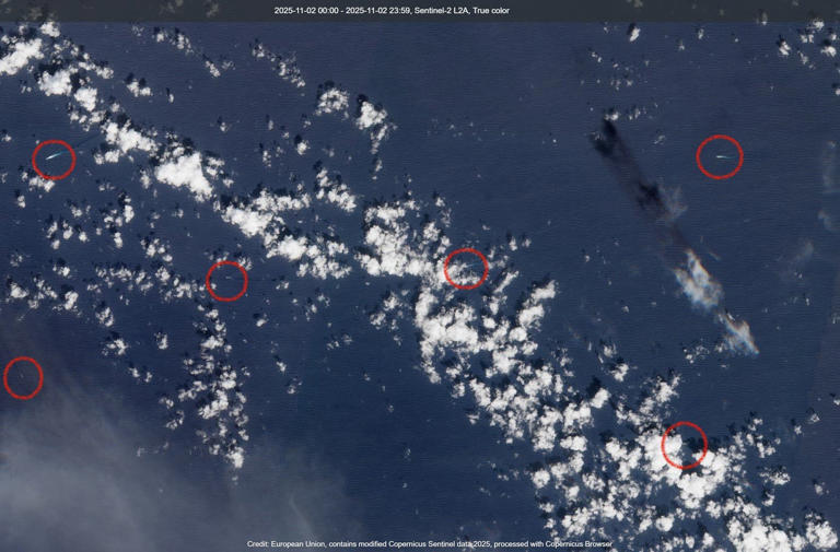 Satellite photo shows US carrier strike group in South China Sea