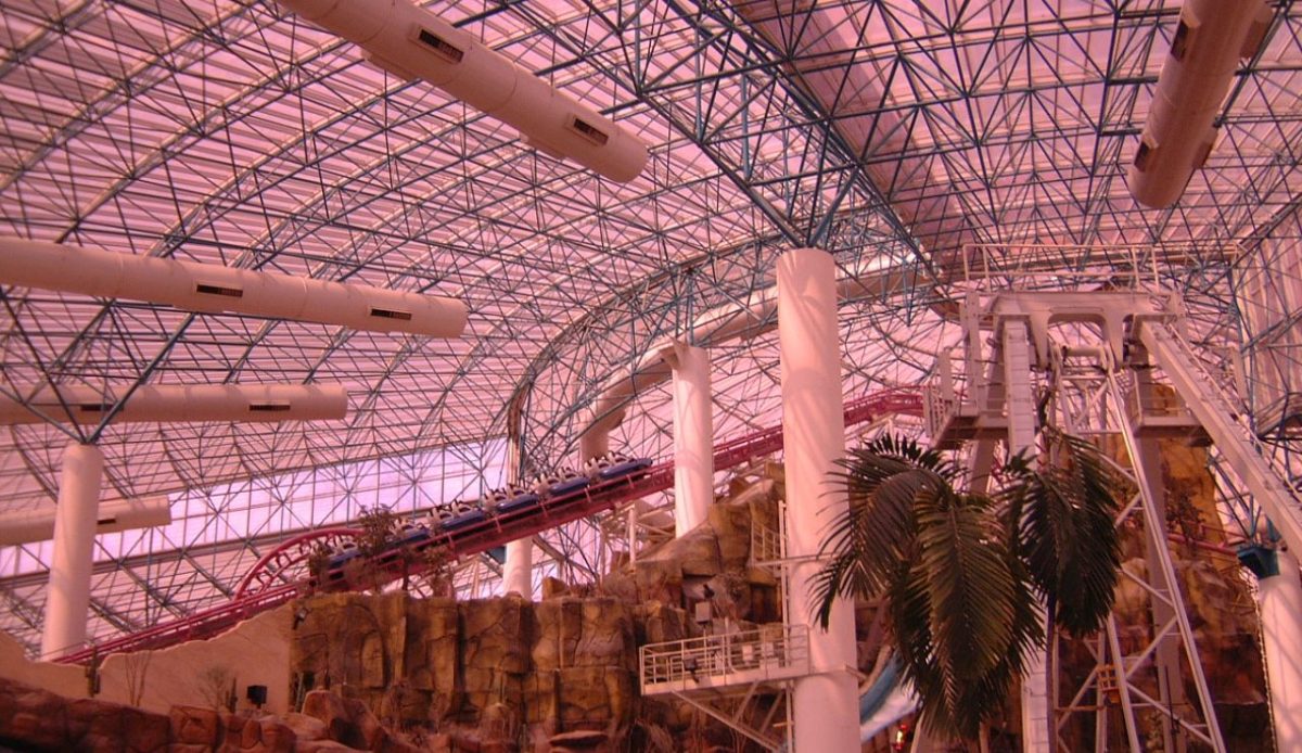 9 Fun Things to Do in Las Vegas With Kids That Go Beyond Casinos