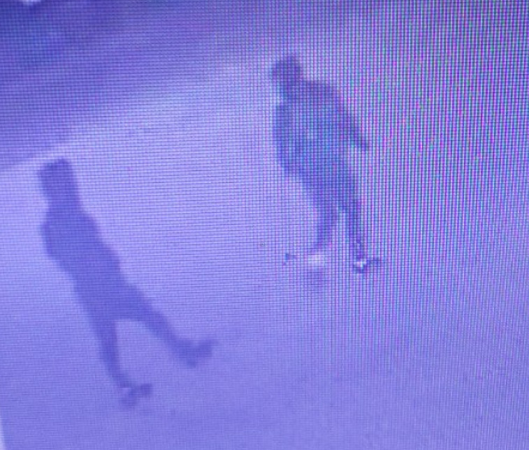 Police seek to identify suspects accused of robbing, assaulting man at ...