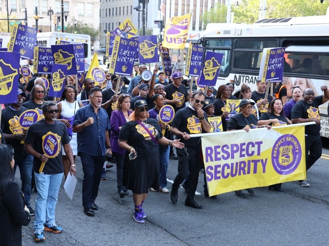 2,000 NJ Security Guards Get Pay Hike After Threatening To Strike