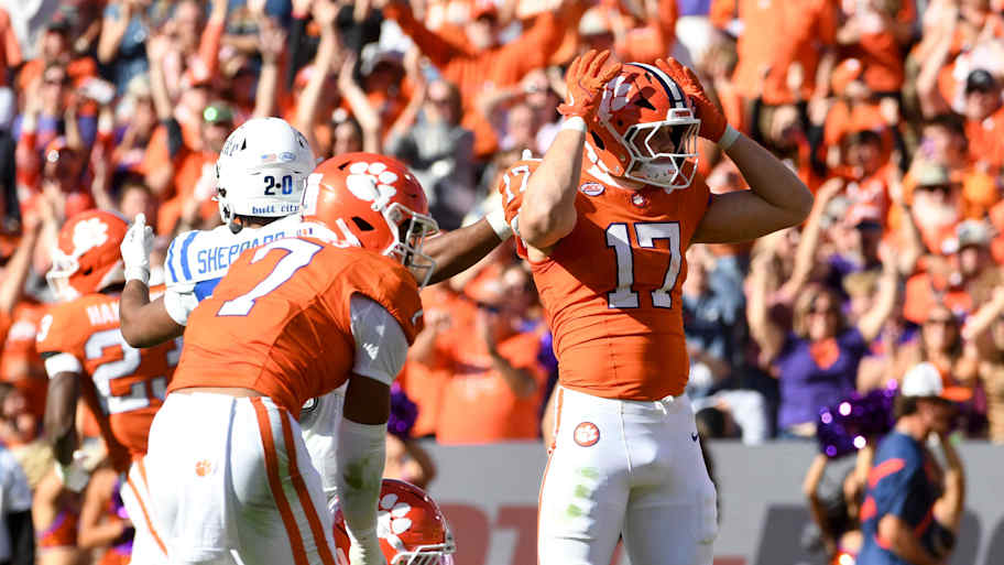 Clemson Linebacker 'Sick' With Defensive Performance in Duke Loss