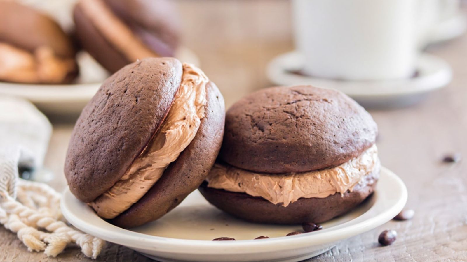 16 whoopie pies so delicious, one is never enough