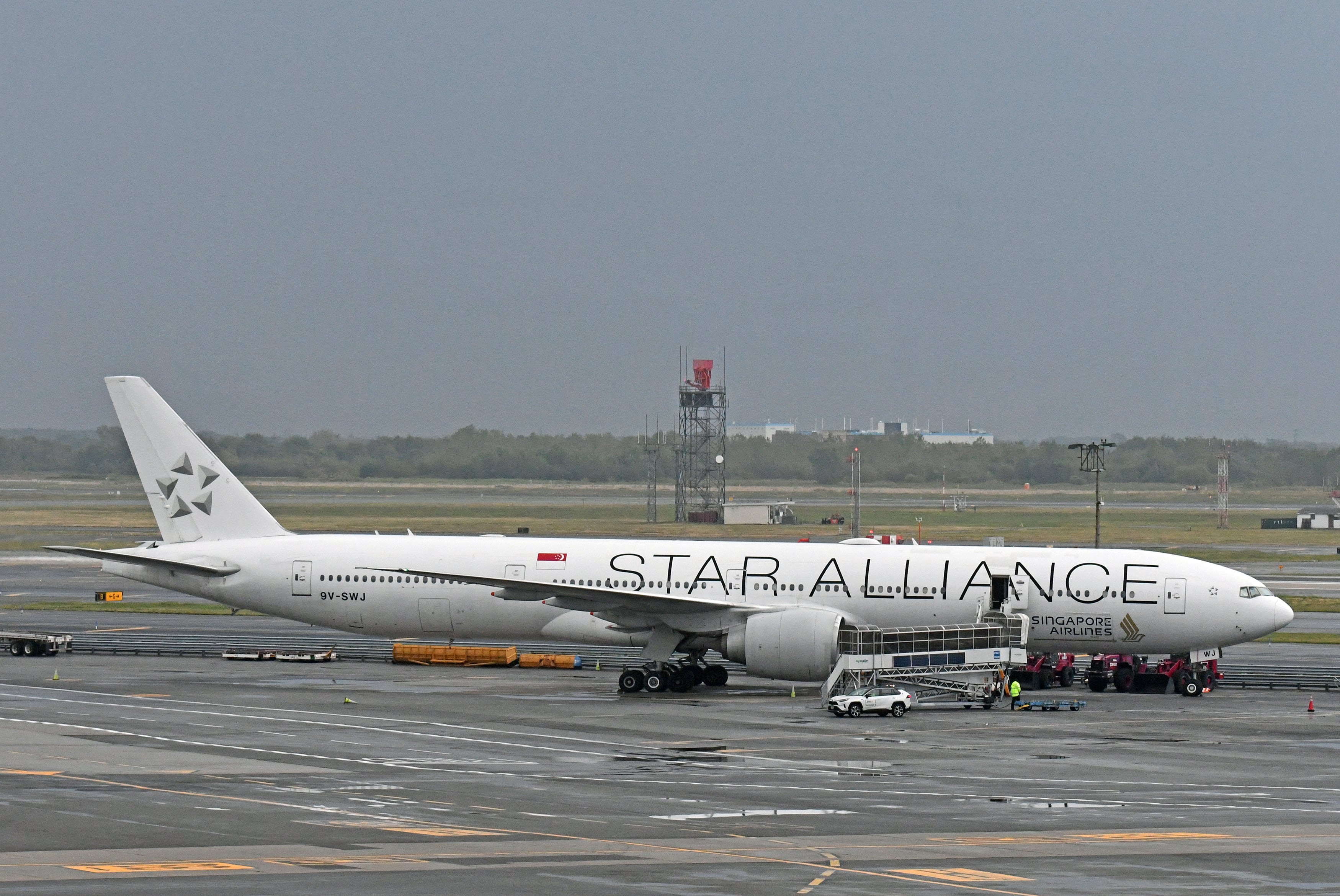 Singapore Airlines KrisFlyer Launches New ‘Access’ Award Rates: Pay ...