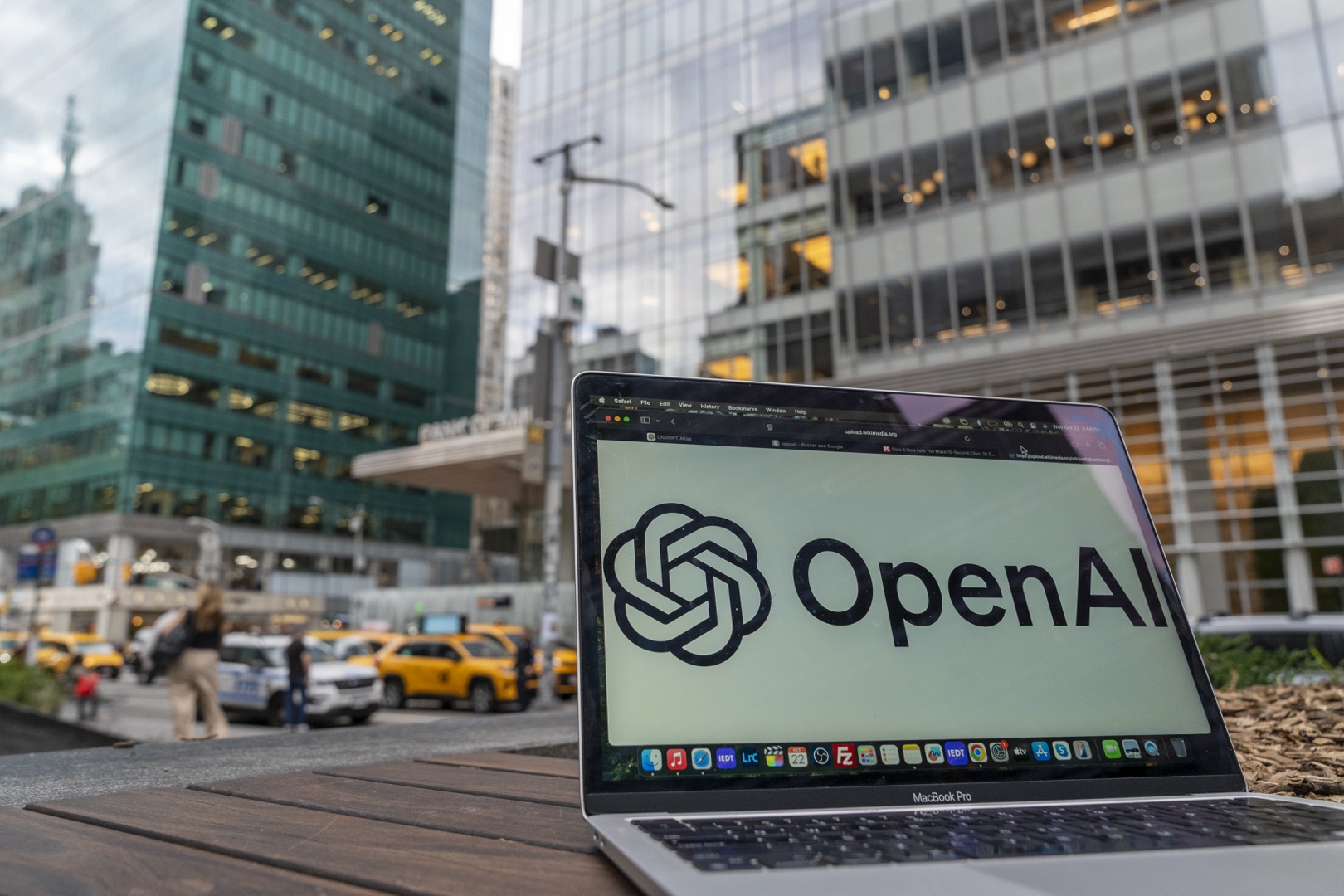 OpenAI accederá a infraestructura de Amazon Web Services por 38.000 ...